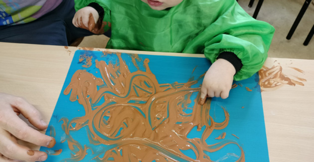 "Palette d'argiles", atelier barbotine au Musée de la Faïence et de la ...