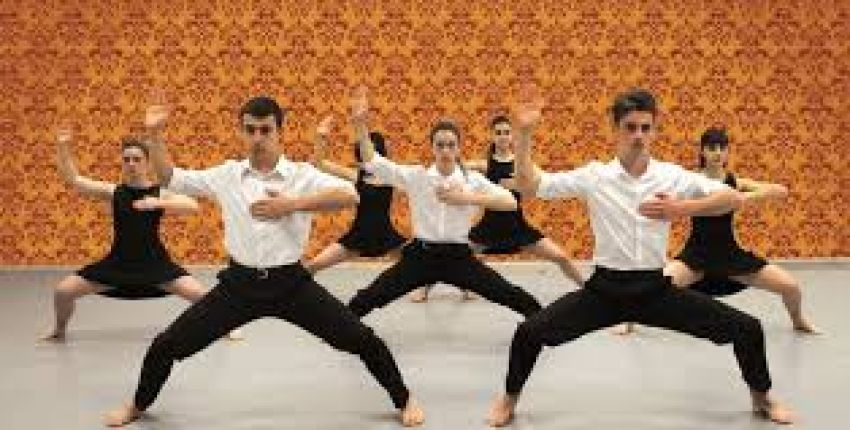 Danse "D'est en ouest, de Melbourne à Vancouver" // Quinconces-Espal ...